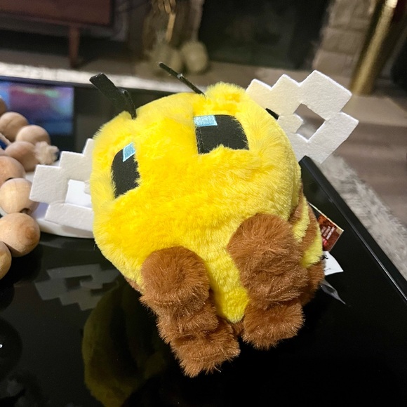 Mattel | Other | Minecraft Movie Plush Stuffed Animal Bee 6 Inch New ...